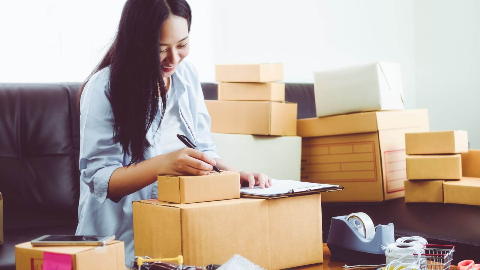 5 Pro Tips to Manage High-Volume Clothing Orders Like a Pro - YC Apparels